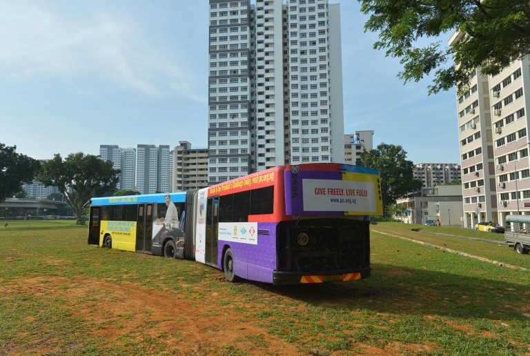 SMRT Bendy Bus stuck in field | Land Transport Guru
