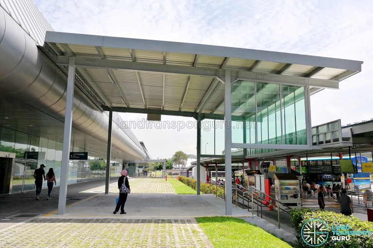 Punggol Bus Interchange: Linkway to Punggol MRT Station | Land ...