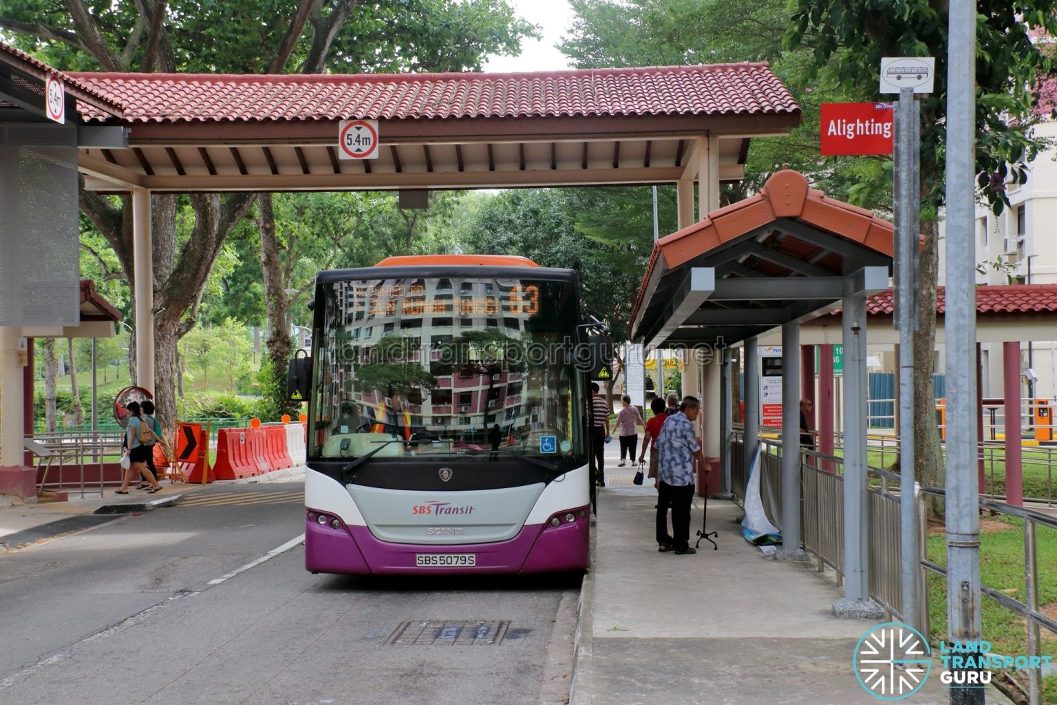 Rumah Tinggi Bus Terminal – Service 63 at Alighting Bus Stop | Land ...
