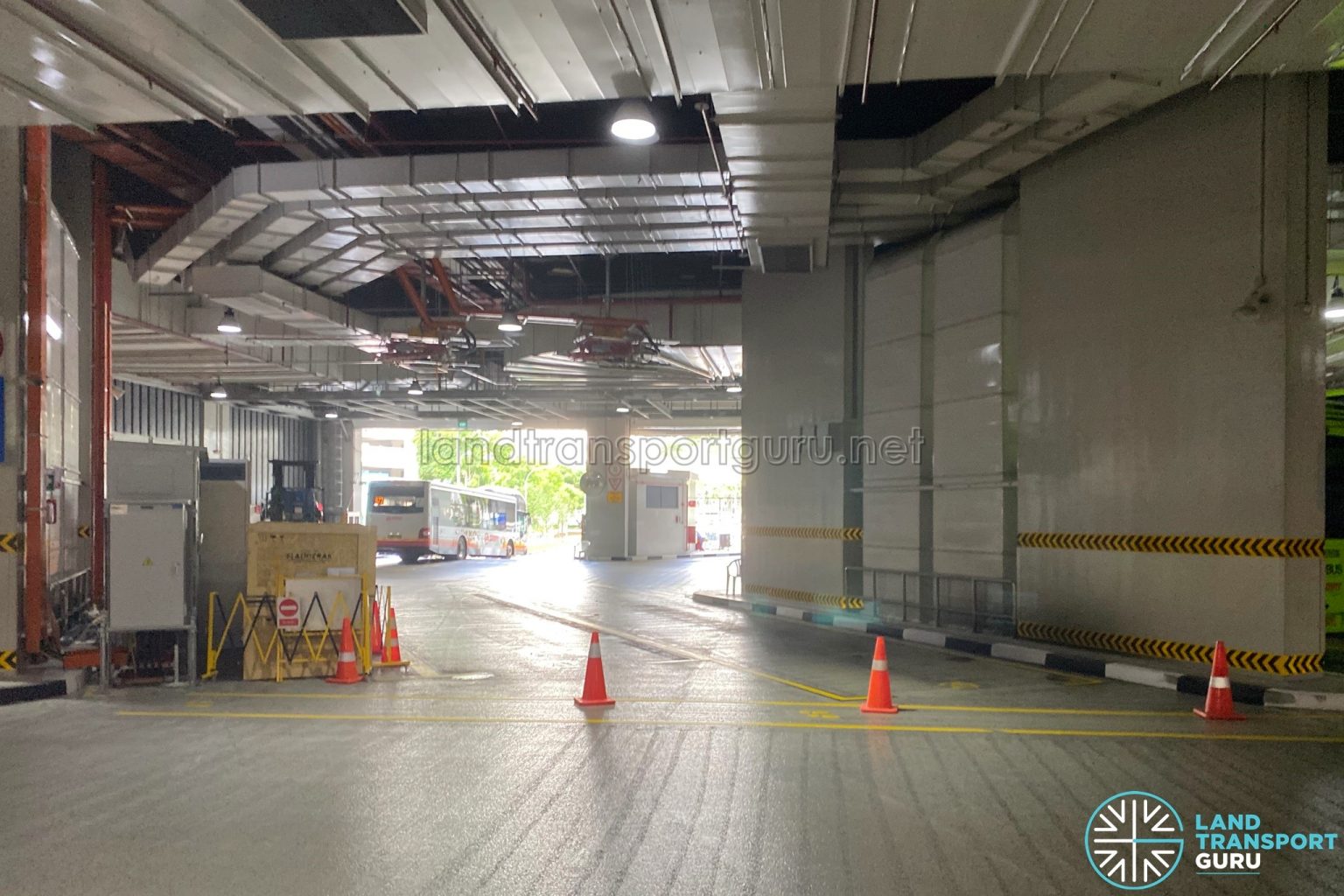 Overhead chargers for electric buses in Singapore | Land Transport Guru