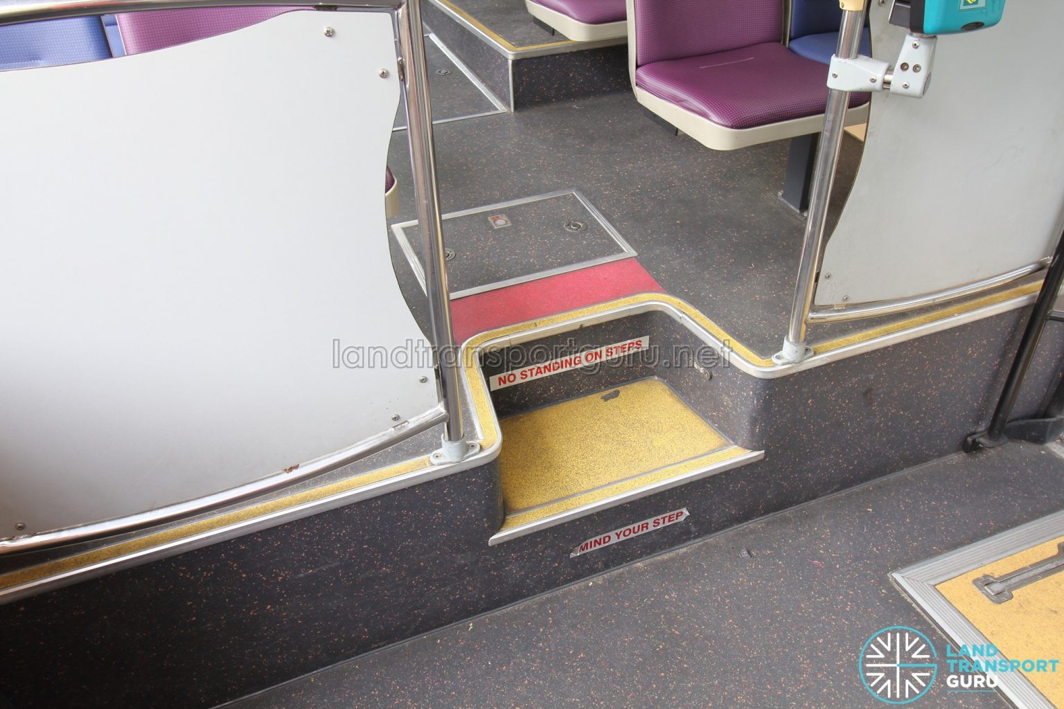 Mercedes-Benz OC500LE – Batch 2 Original Interior – Steps to rear ...