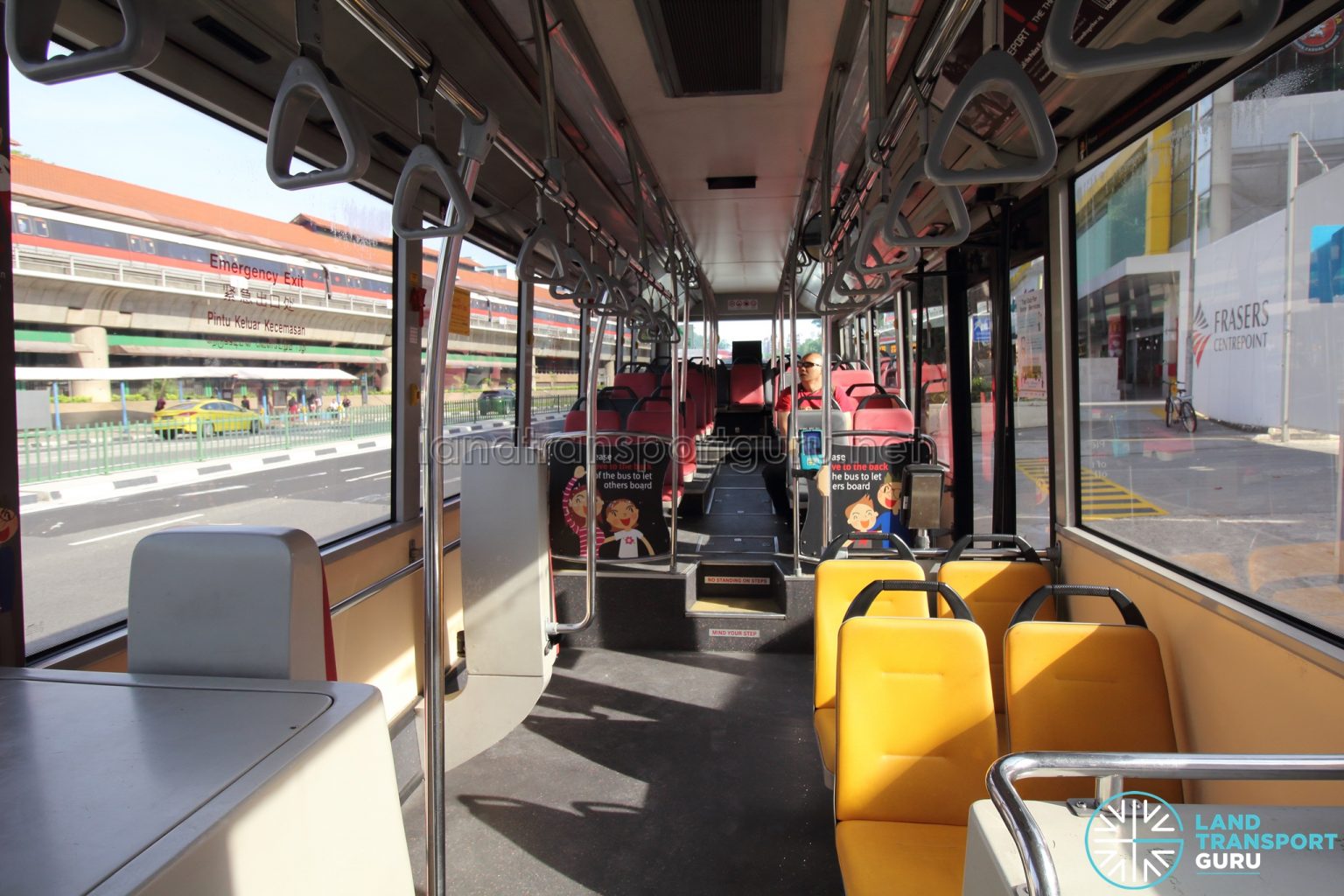 Mercedes-Benz OC500LE | Land Transport Guru