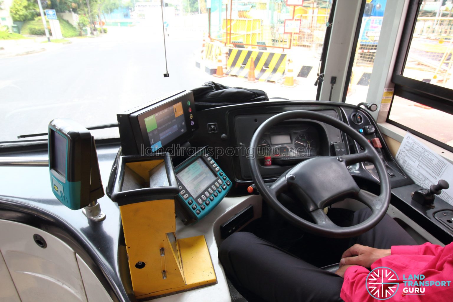 Mercedes-Benz OC500LE – Dashboard | Land Transport Guru