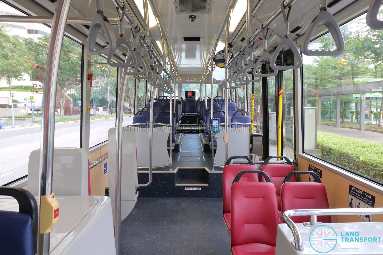 Mercedes-Benz OC500LE | Land Transport Guru