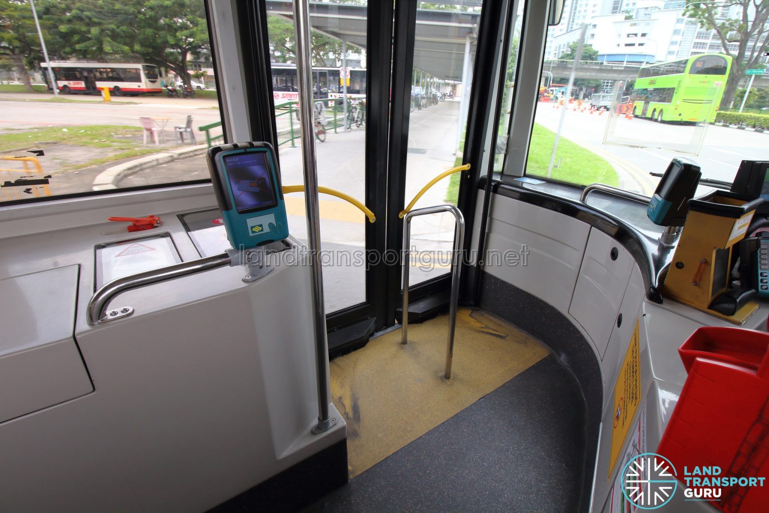 Mercedes-Benz OC500LE | Land Transport Guru