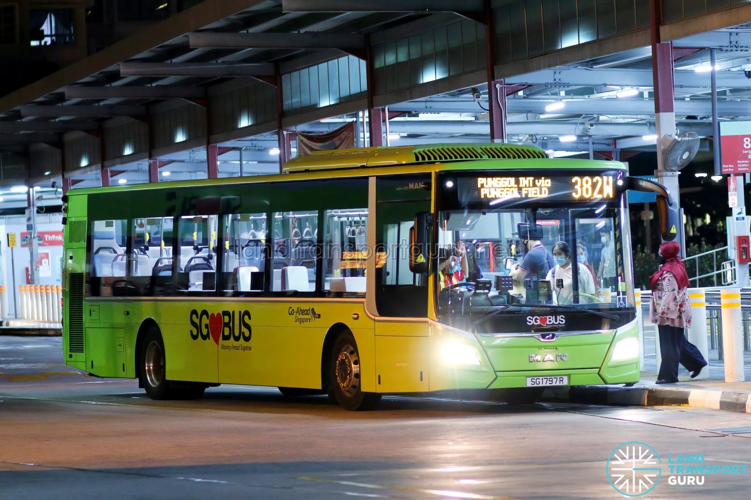 Bus 382W: Go-Ahead MAN A22 (SG1797R) | Land Transport Guru