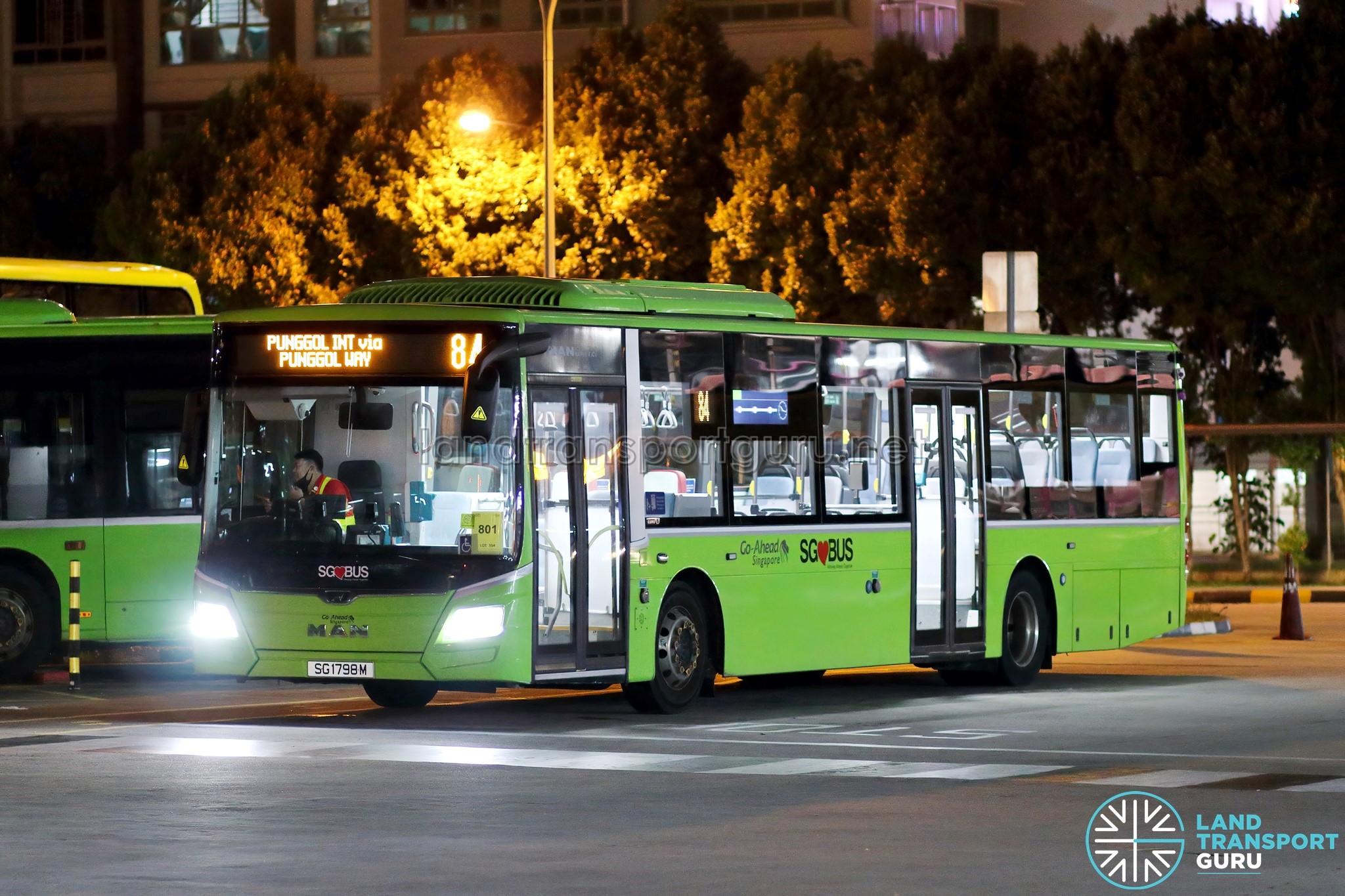 Bus 84 Go Ahead MAN A22 SG1798M Land Transport Guru Bus 84 Go Ahead MAN A22 SG1798M Land Transport Guru