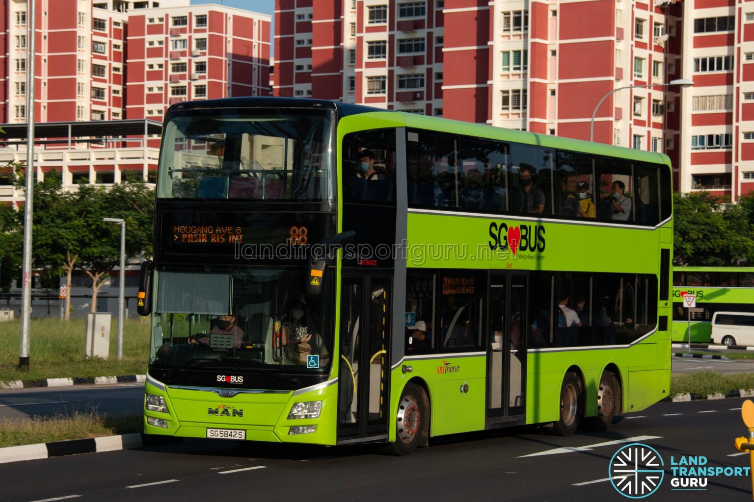 Bus 88: SBS Transit MAN Lion’s City DD A95 (SG5842S) | Land Transport Guru