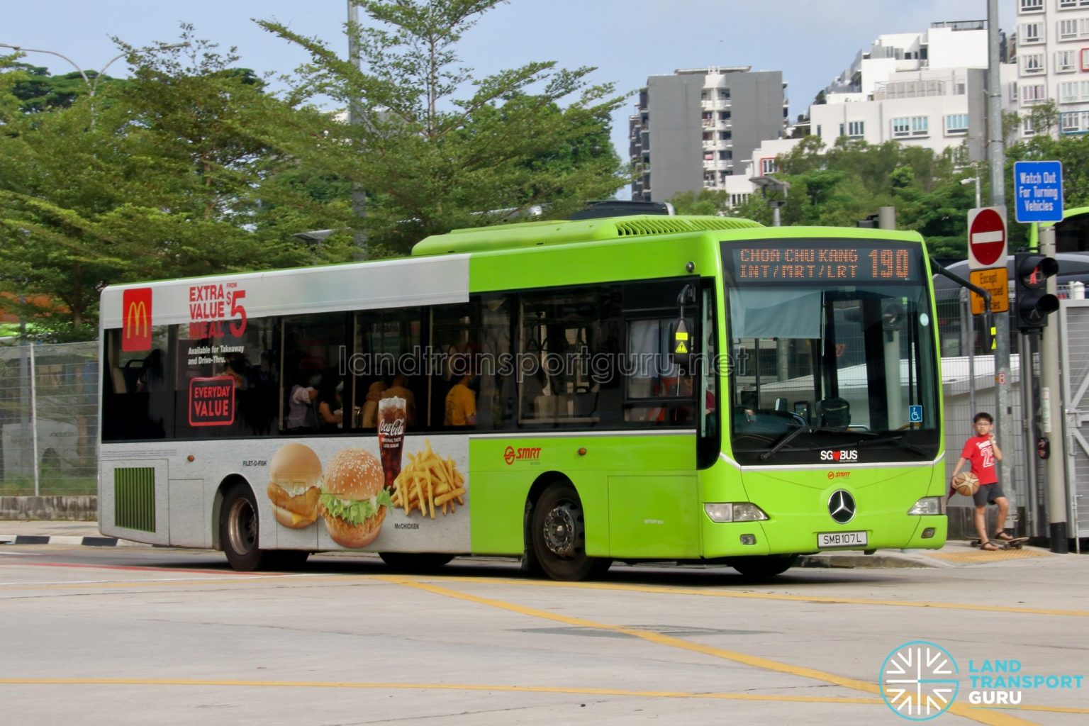 Bus 190 – SMRT Buses Mercedes-Benz OC500LE (SMB107L) | Land Transport Guru