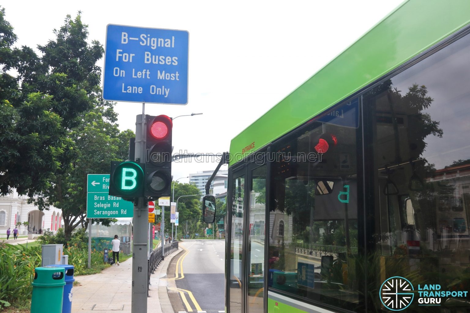 Bus Priority Signal Light – Stamford Road | Land Transport Guru