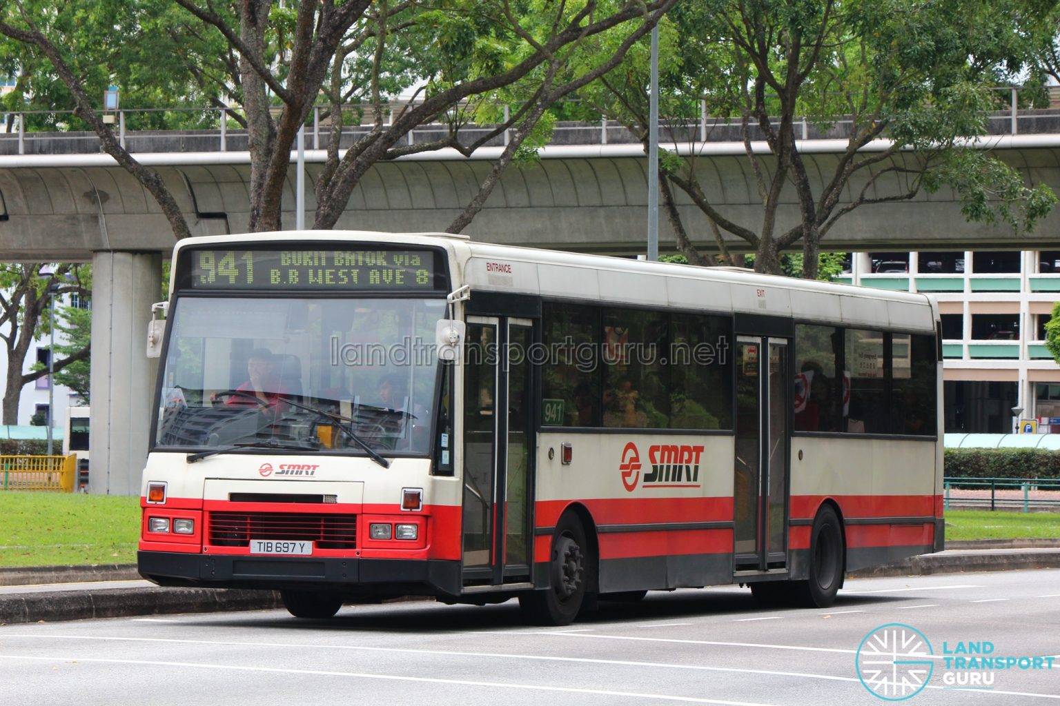 Bus 941: SMRT DAF SB220 (TIB697Y) | Land Transport Guru