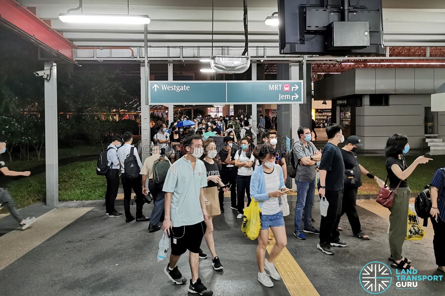 Crowd Level during MRT Disruption – Jurong East Temp Int | Land ...