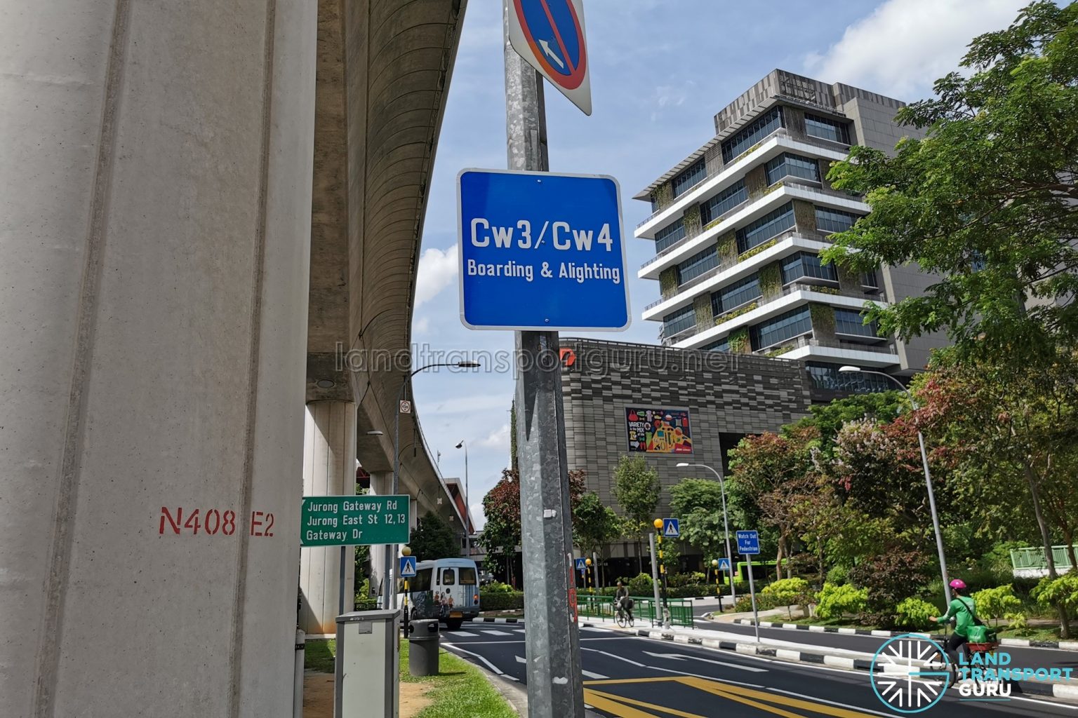 Jurong East Private Bus Pick Up Point along Venture Avenue | Land ...
