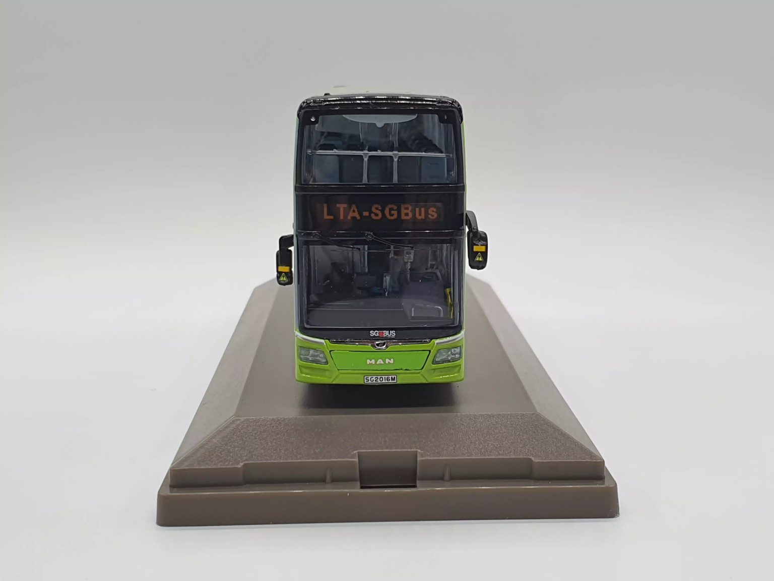 MAN A95 Euro 6 diecast model by Knackstop – Front (Photo: Knackstop ...
