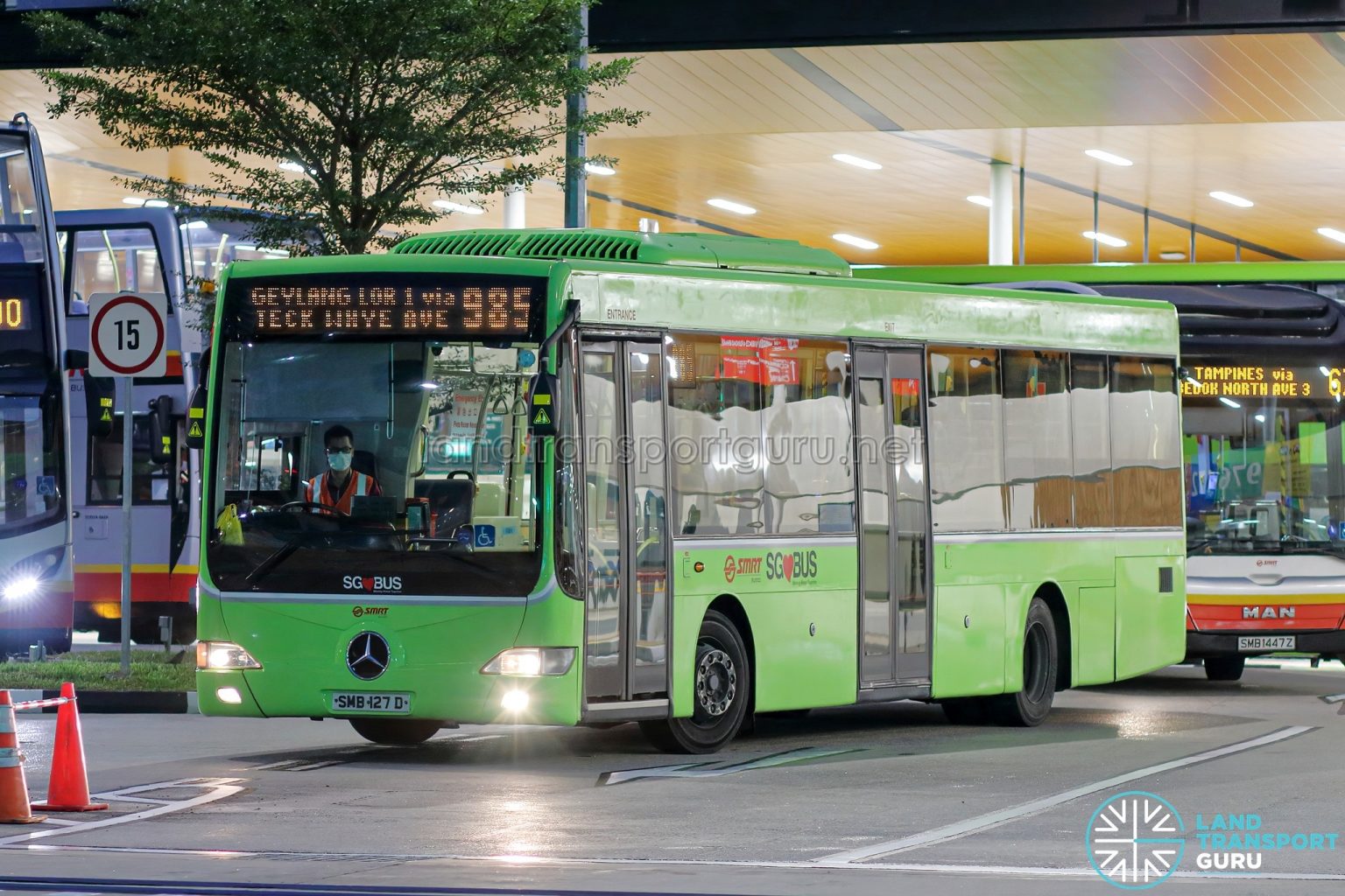 Bus 985 – SMRT Buses Mercedes-Benz OC500LE (SMB127D) | Land Transport Guru