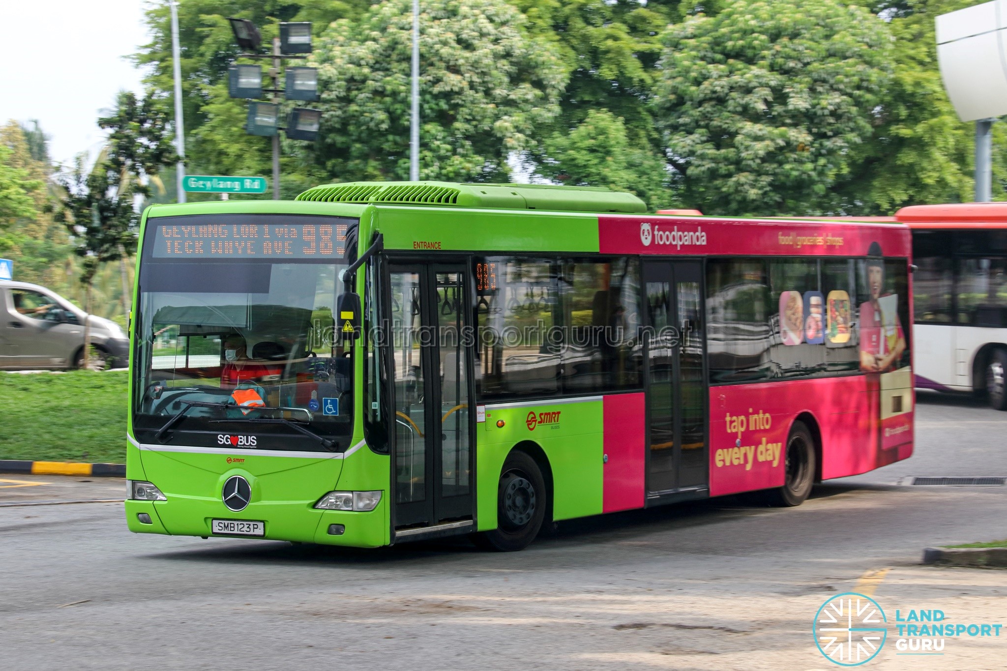 Bus 985 SMRT Buses Mercedes Benz OC500LE SMB123P Land Transport Guru Bus 985 SMRT Buses Mercedes Benz OC500LE SMB123P Land Transport Guru
