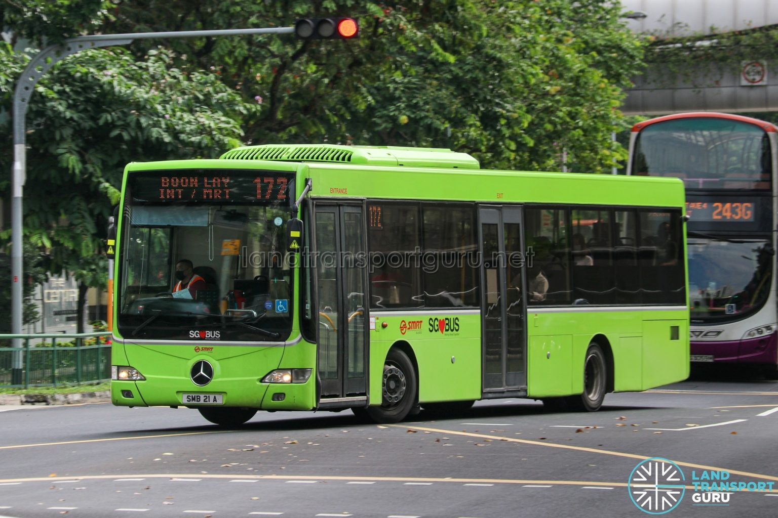 Bus 172 – SMRT Buses Mercedes-Benz OC500LE (SMB21A) | Land Transport Guru