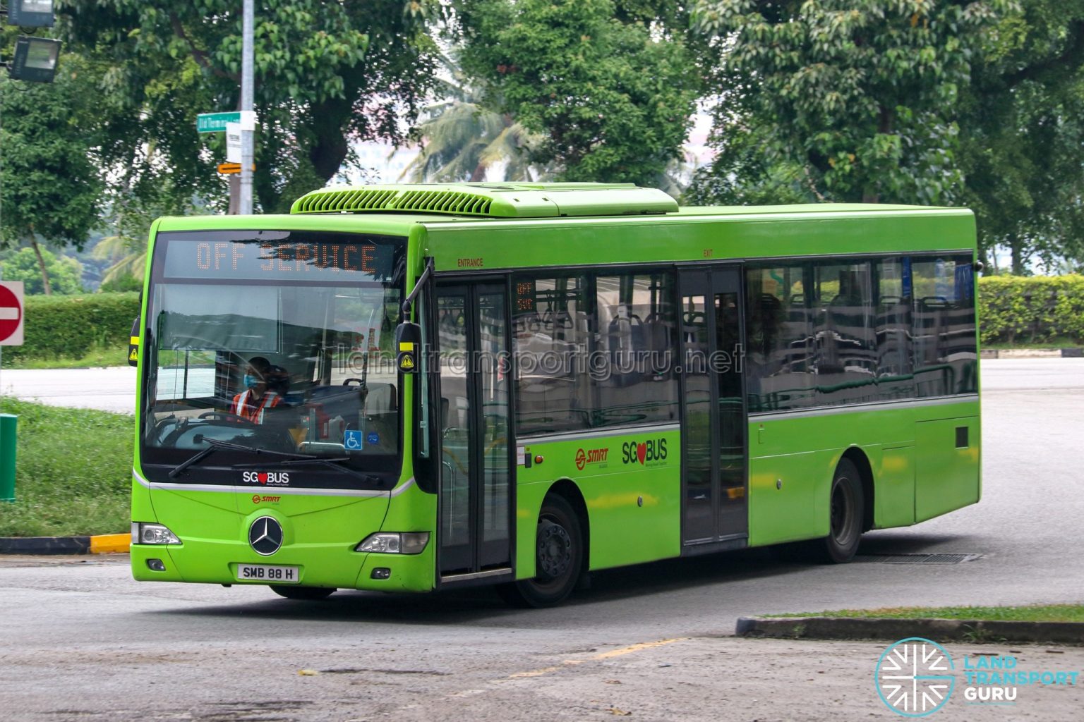 Off Service – SMRT Buses Mercedes-Benz OC500LE (SMB88H) | Land ...