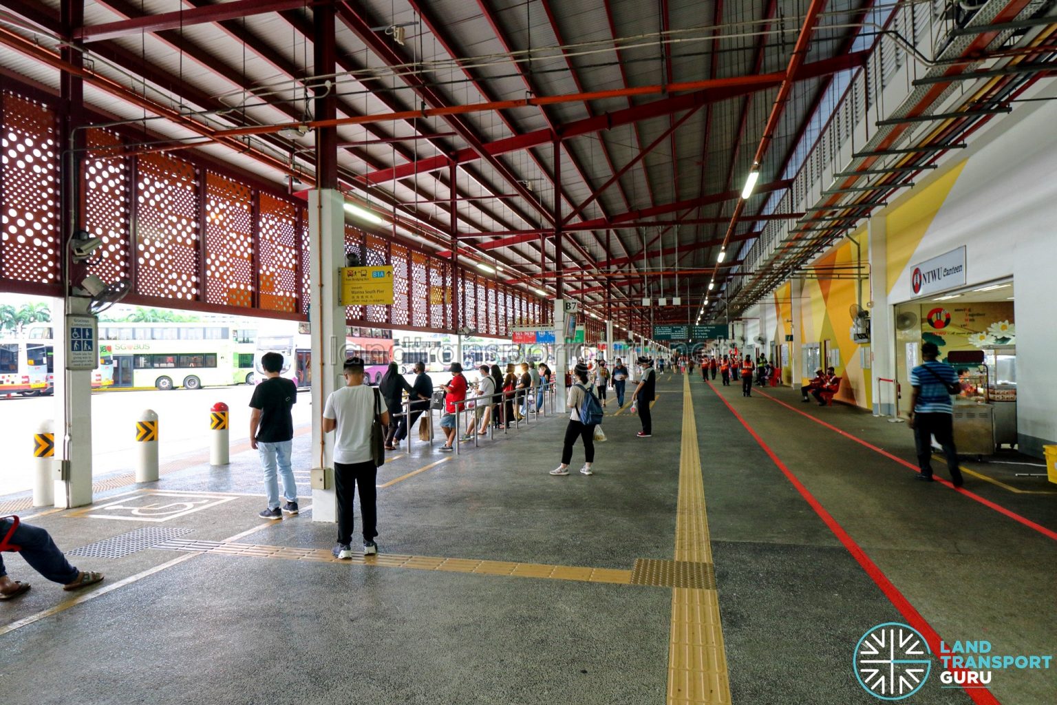 Woodlands Temporary Bus Interchange (Jun 2021) – Concourse near Berth 7 ...