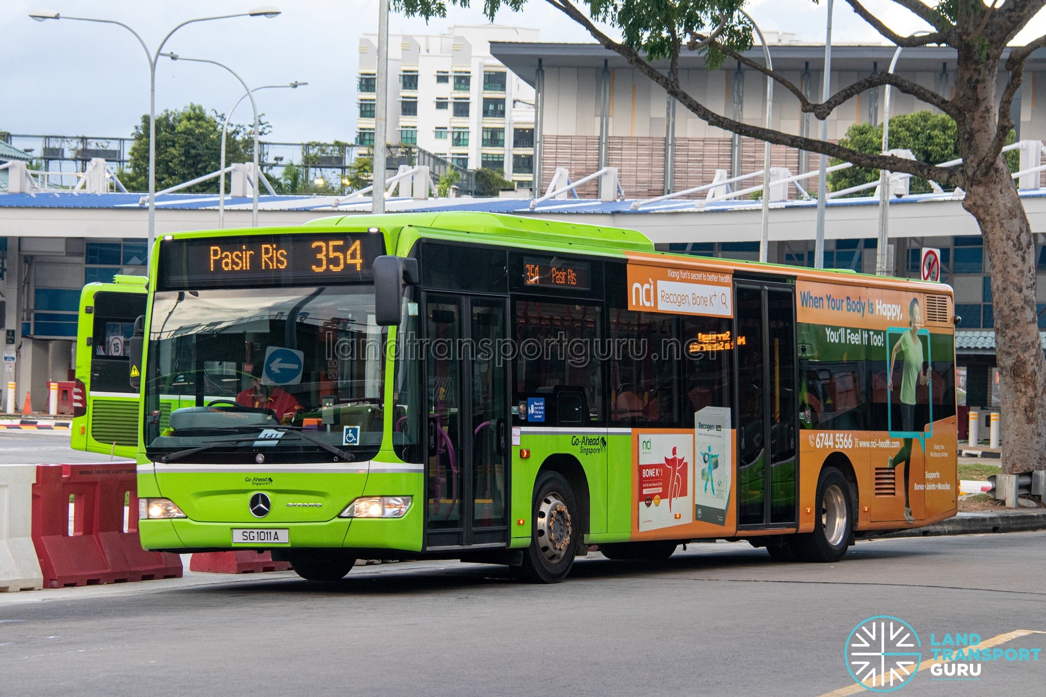 Bus 354 Go Ahead Singapore Mercedes Benz Citaro SG1011A Land