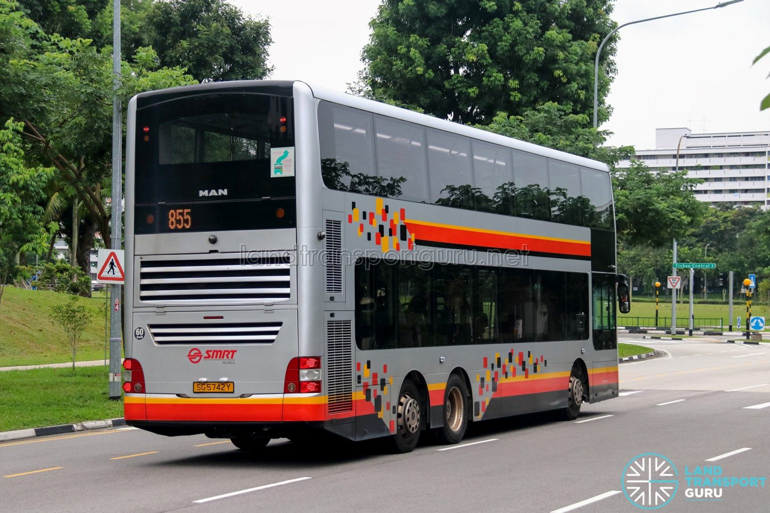 Bus 855 – SMRT Buses MAN A95 (SG5742Y) [Rear] | Land Transport Guru
