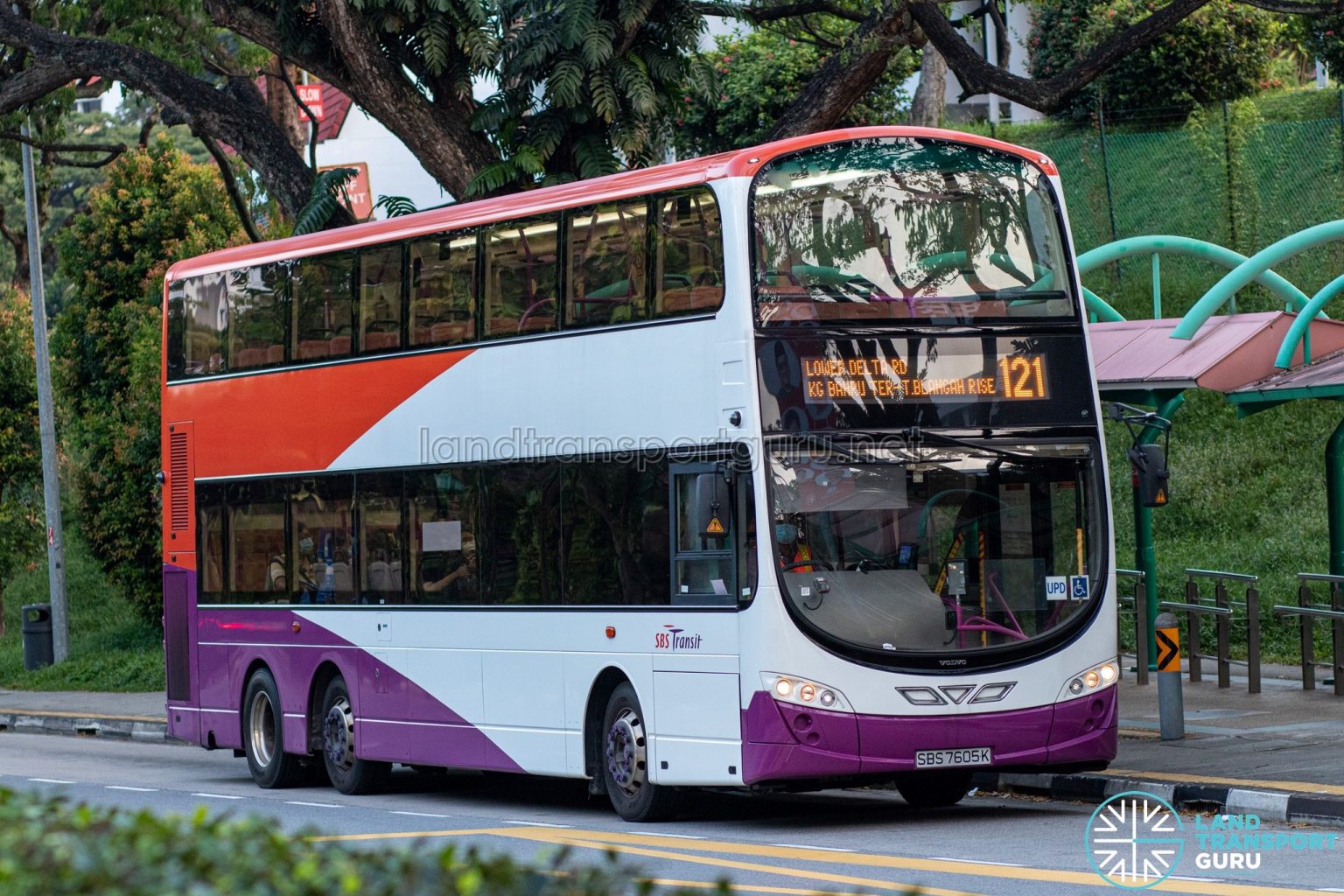 Bus 121 – SBS Transit Volvo B9TL Wright (SBS7605K) | Land Transport Guru