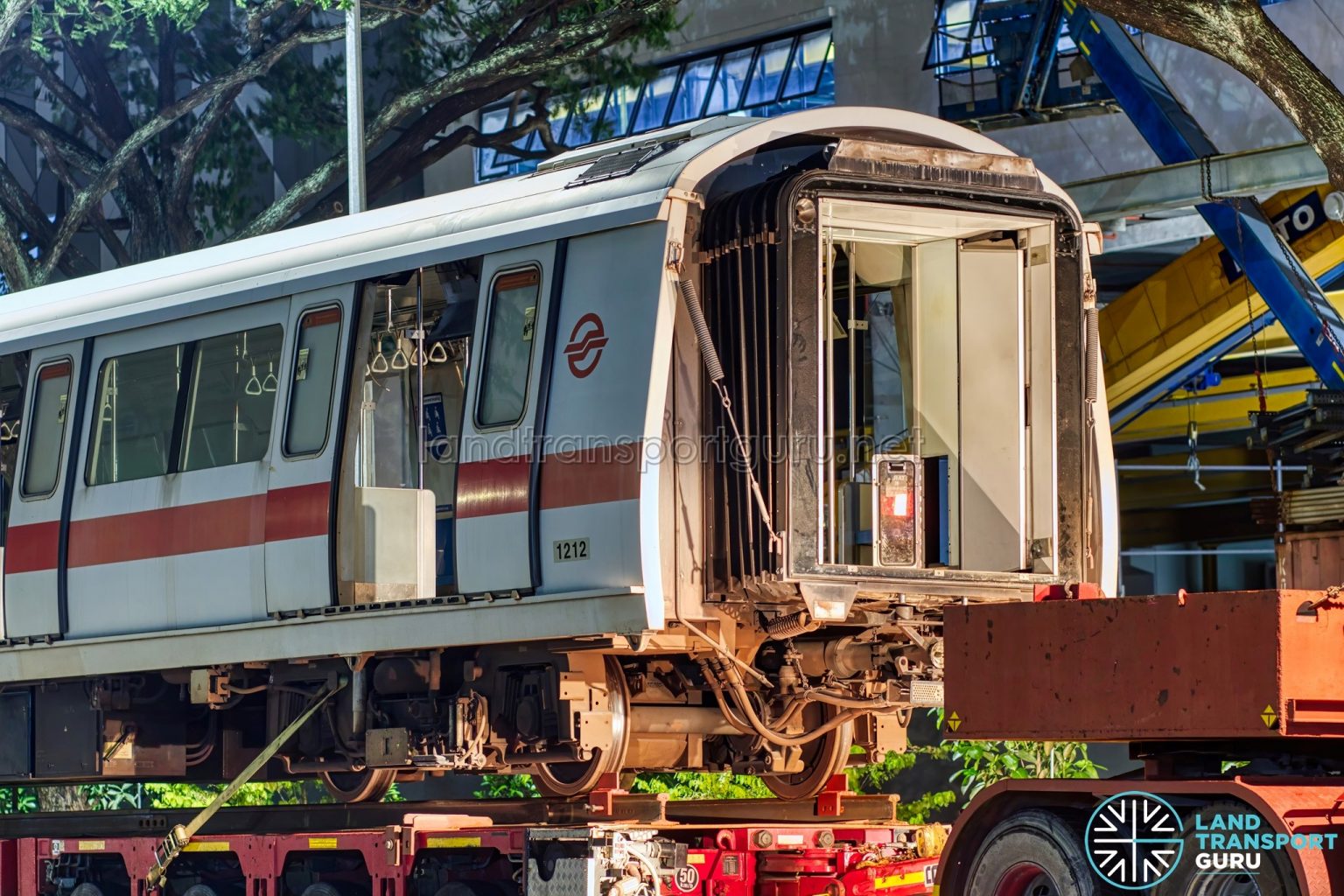 SMRT Siemens C651 train transported to scrapyard (Set 212) | Land ...