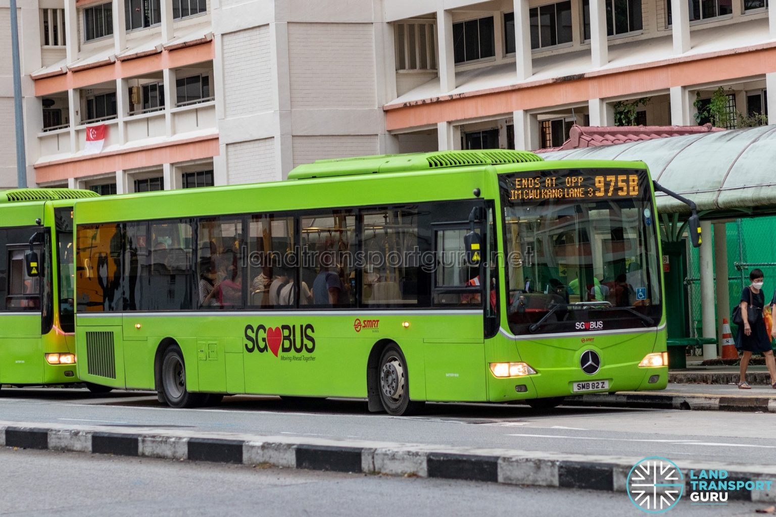Bus 975B – SMRT Buses Mercedes-Benz OC500LE (SMB82Z) | Land Transport Guru