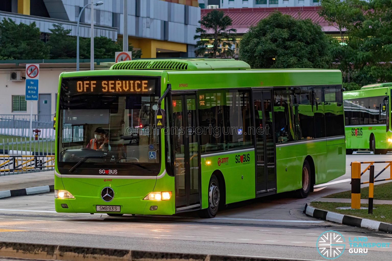 Off Service – SMRT Buses Mercedes-Benz OC500LE (SMB93S) | Land ...