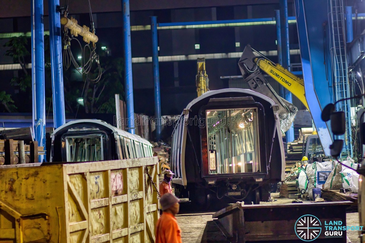 SMRT Siemens C651 train transported to scrapyard (Set 211) | Land ...