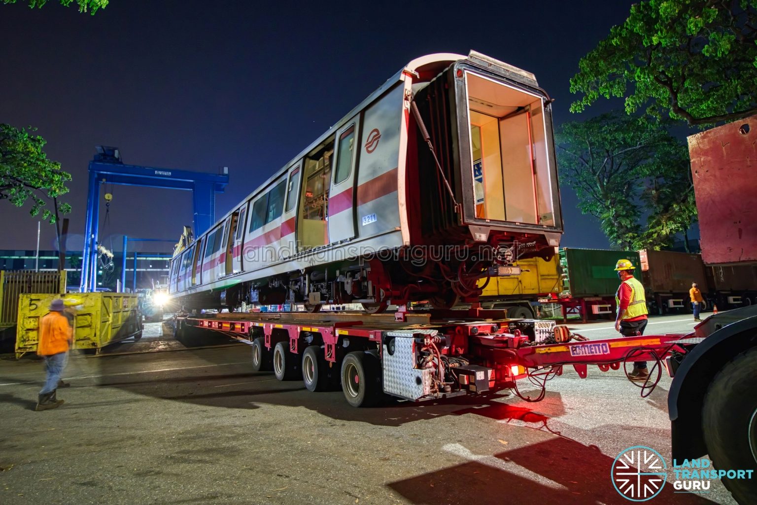 SMRT Siemens C651 train transported to scrapyard (Set 211) | Land ...