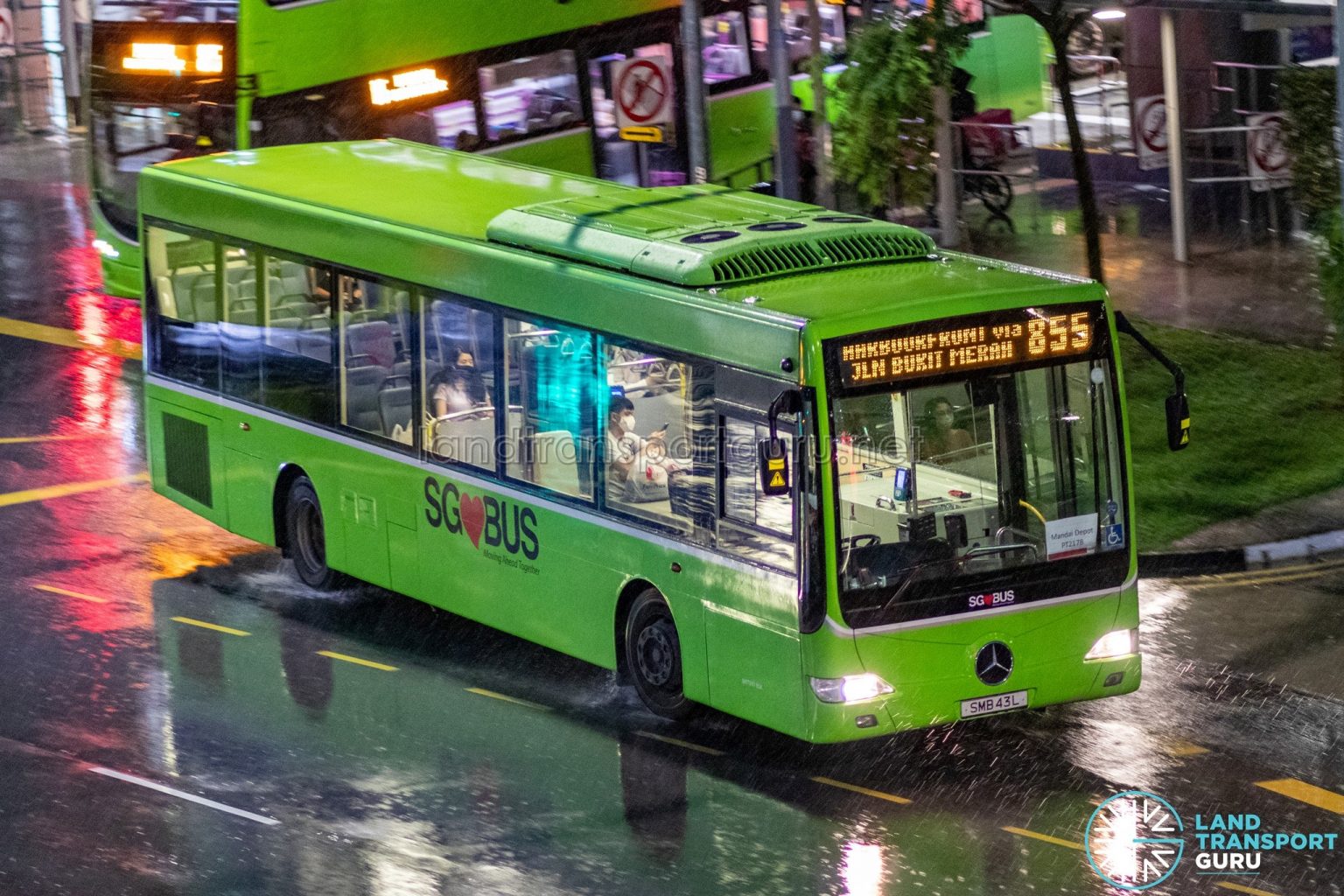 Bus 855 – SMRT Buses Mercedes-Benz OC500LE (SMB43L) | Land Transport Guru