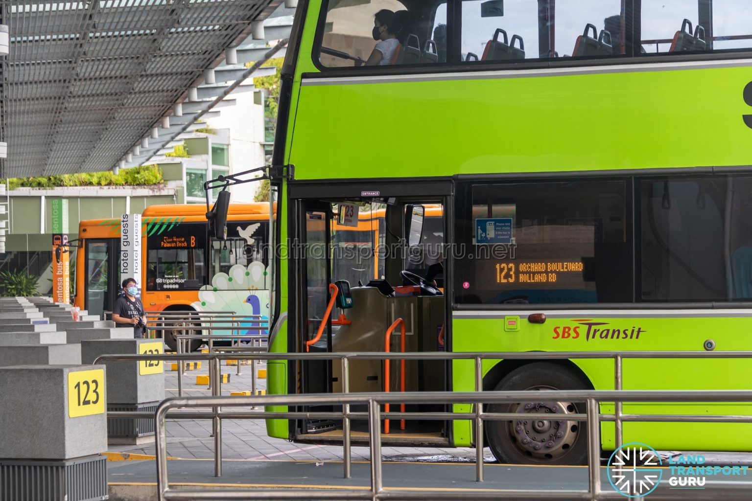 Service 123 at Beach Station | Land Transport Guru