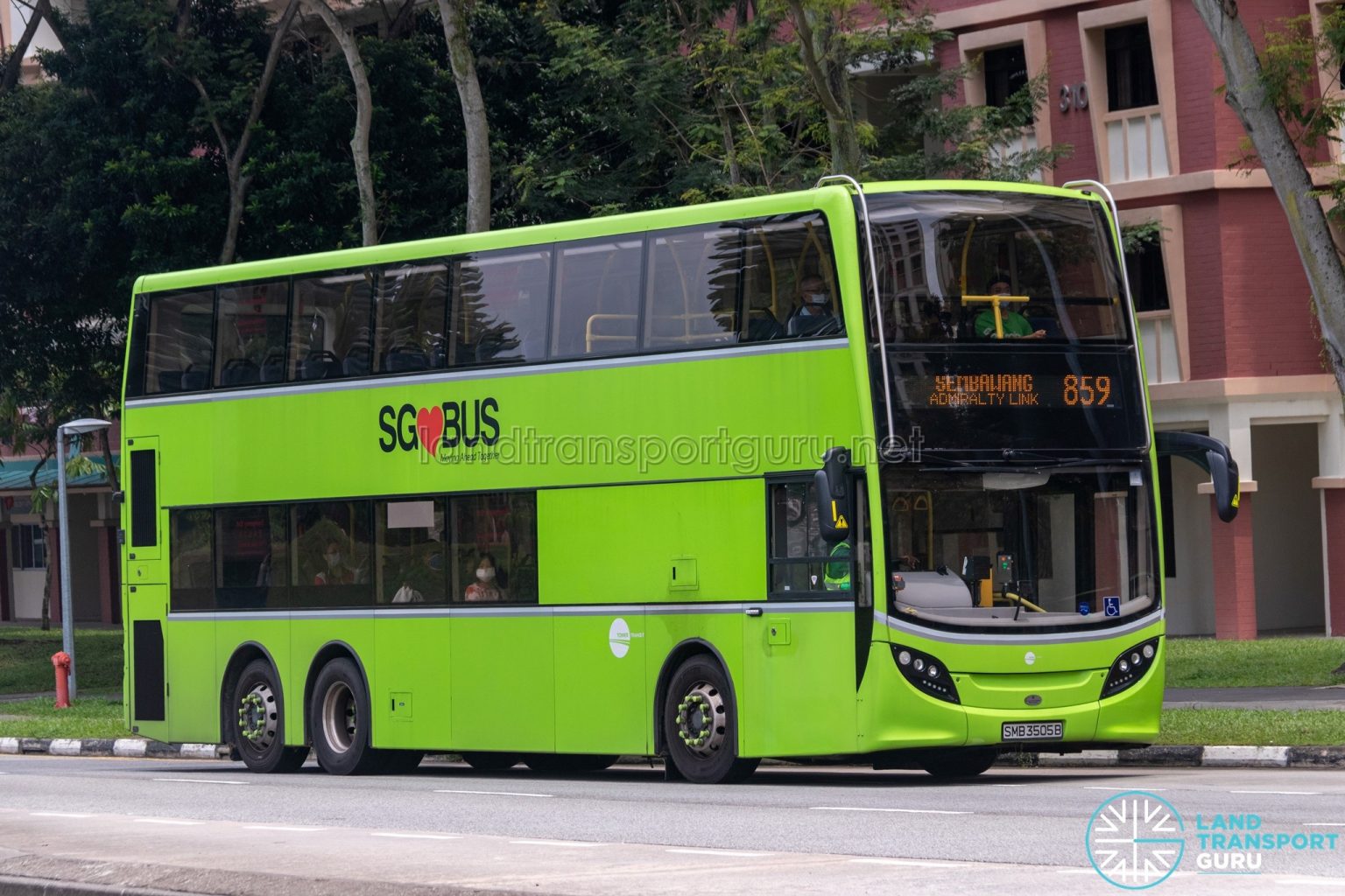Bus 859 Tower Transit Alexander Dennis Enviro500 SMB3505B Land