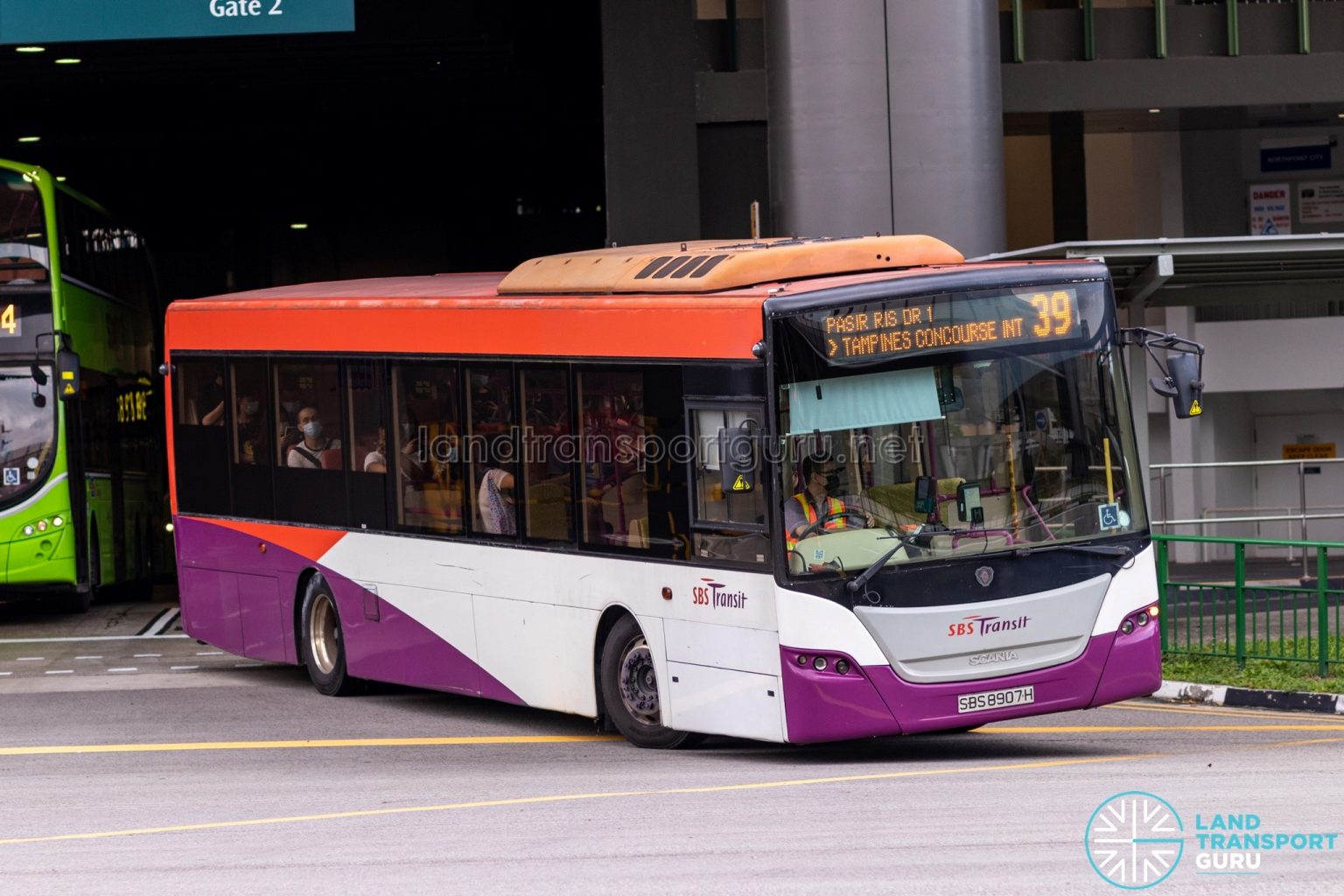 Bus 39 – SBS Transit Scania K230UB Euro V (SBS8907H) | Land Transport Guru