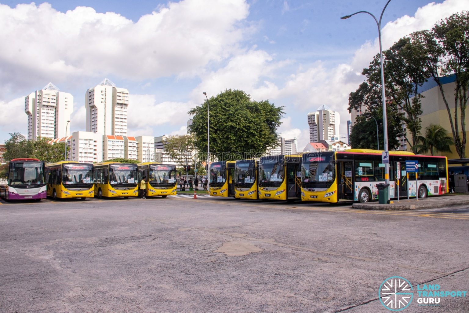 Causeway Link VTL1 Buses Parking at Queen Street Bus Terminal | Land ...