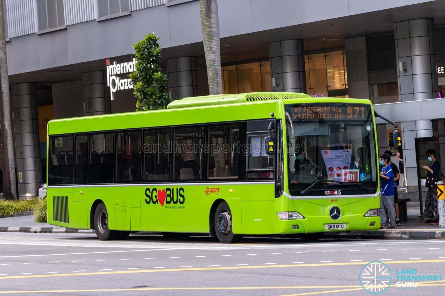 Bus 971 – SMRT Buses Mercedes-Benz OC500LE (SMB121U) | Land Transport Guru