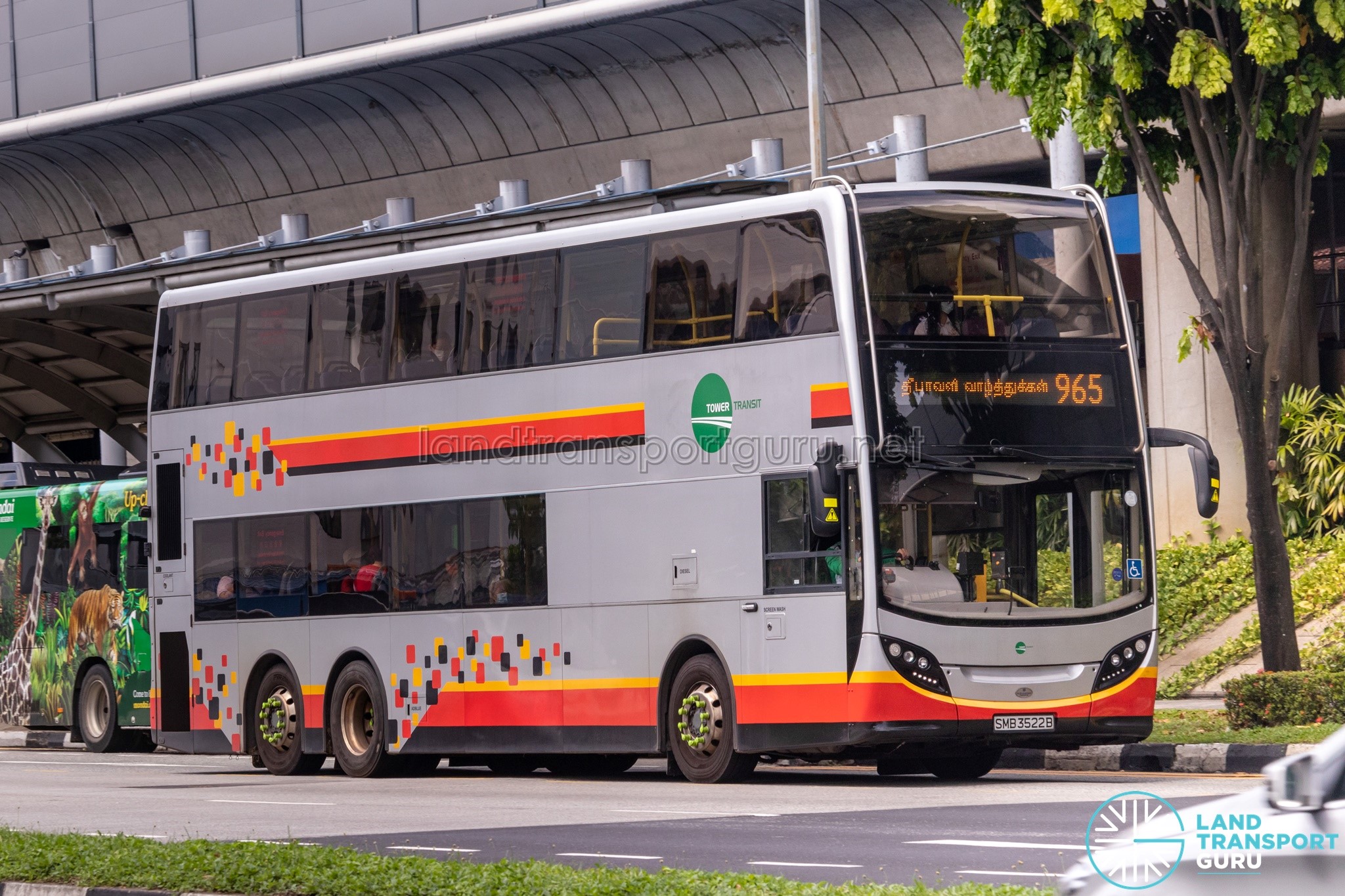 Bus 965 Tower Transit Alexander Dennis Enviro500 SMB3522B Land