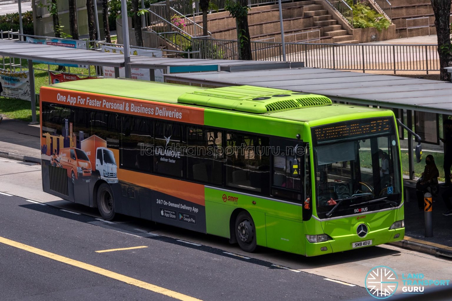 Bus 975 – SMRT Buses Mercedes-Benz OC500LE (SMB40U) | Land Transport Guru