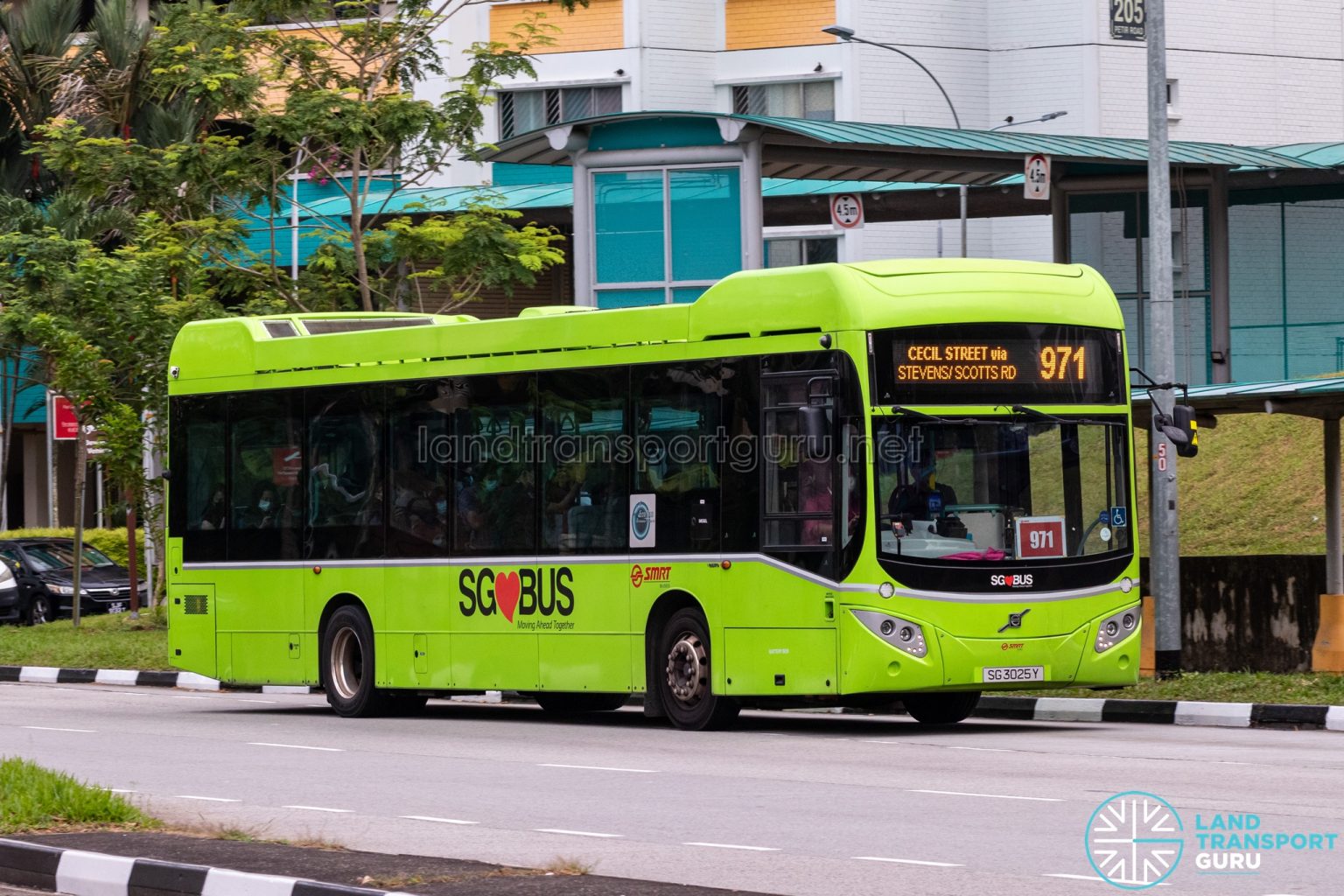 Bus 971 – SMRT Buses Volvo B5LH (SG3025Y) | Land Transport Guru