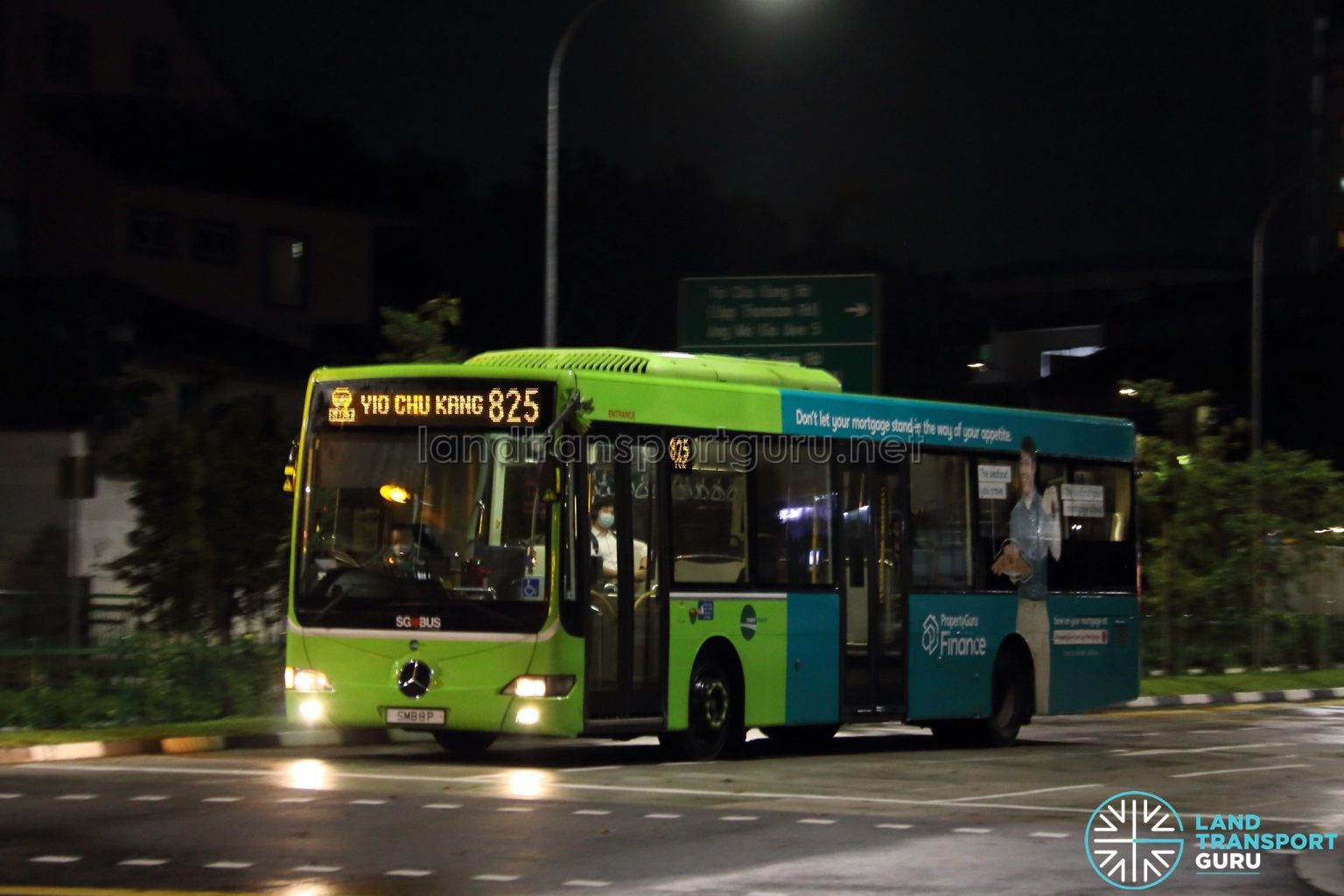 Bus 825 – Tower Transit Mercedes-Benz OC500LE (SMB8P) | Land Transport Guru