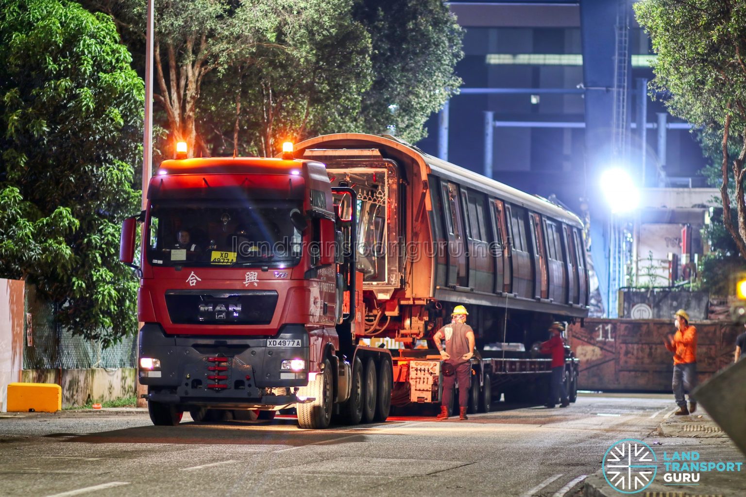 SMRT Kawasaki C151 train transported to scrapyard (Set 052) | Land ...