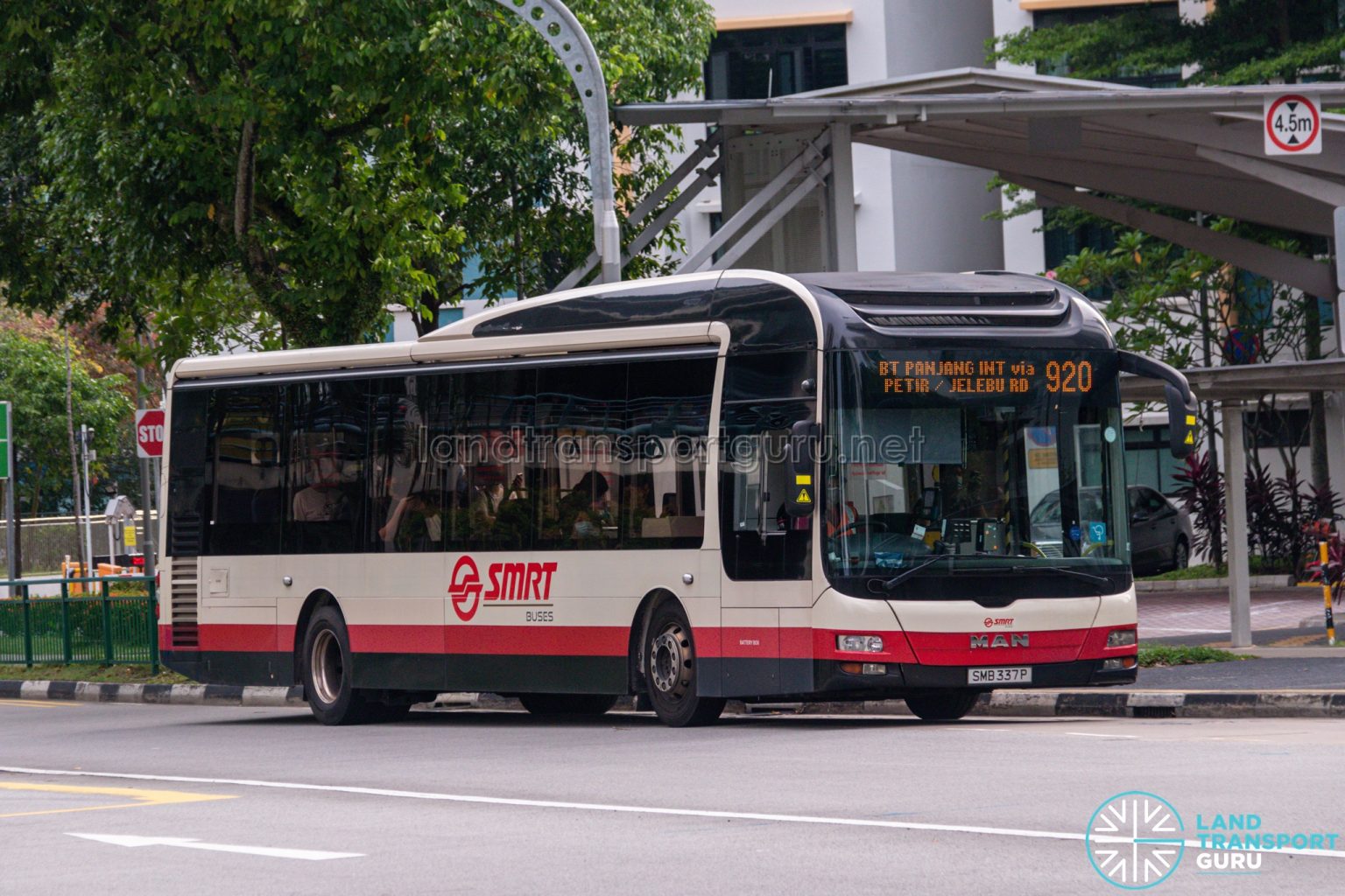 Bus 920 – SMRT Buses MAN A22 (SMB337P) | Land Transport Guru