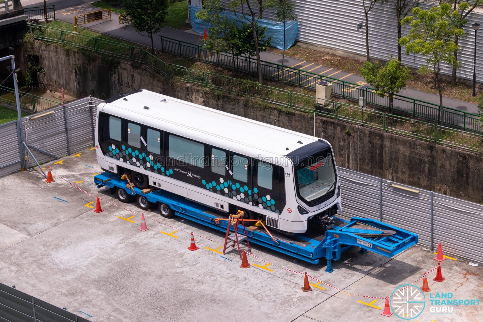 Alstom Innovia APM 300R (C801B) train for the Bukit Panjang LRT | Land ...