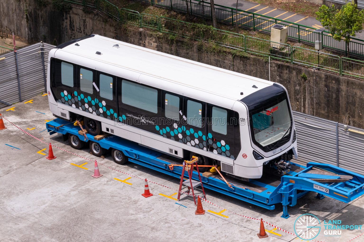 Alstom Innovia APM 300R (C801B) train for the Bukit Panjang LRT | Land ...