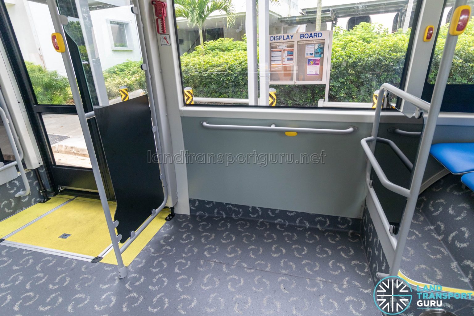 ComfortDelGro Bus – Zhongtong N12 – Standee area | Land Transport Guru