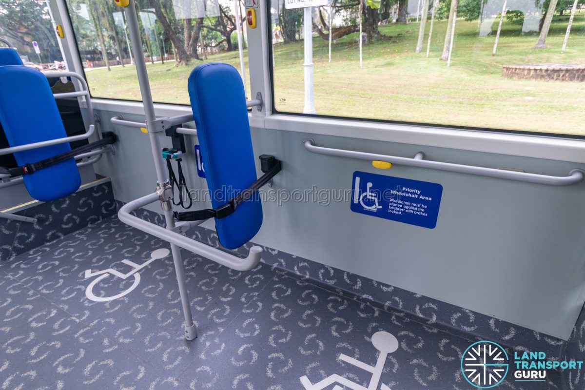 ComfortDelGro Bus – Zhongtong N12 – Wheelchair Bay (Handlebar Deployed ...