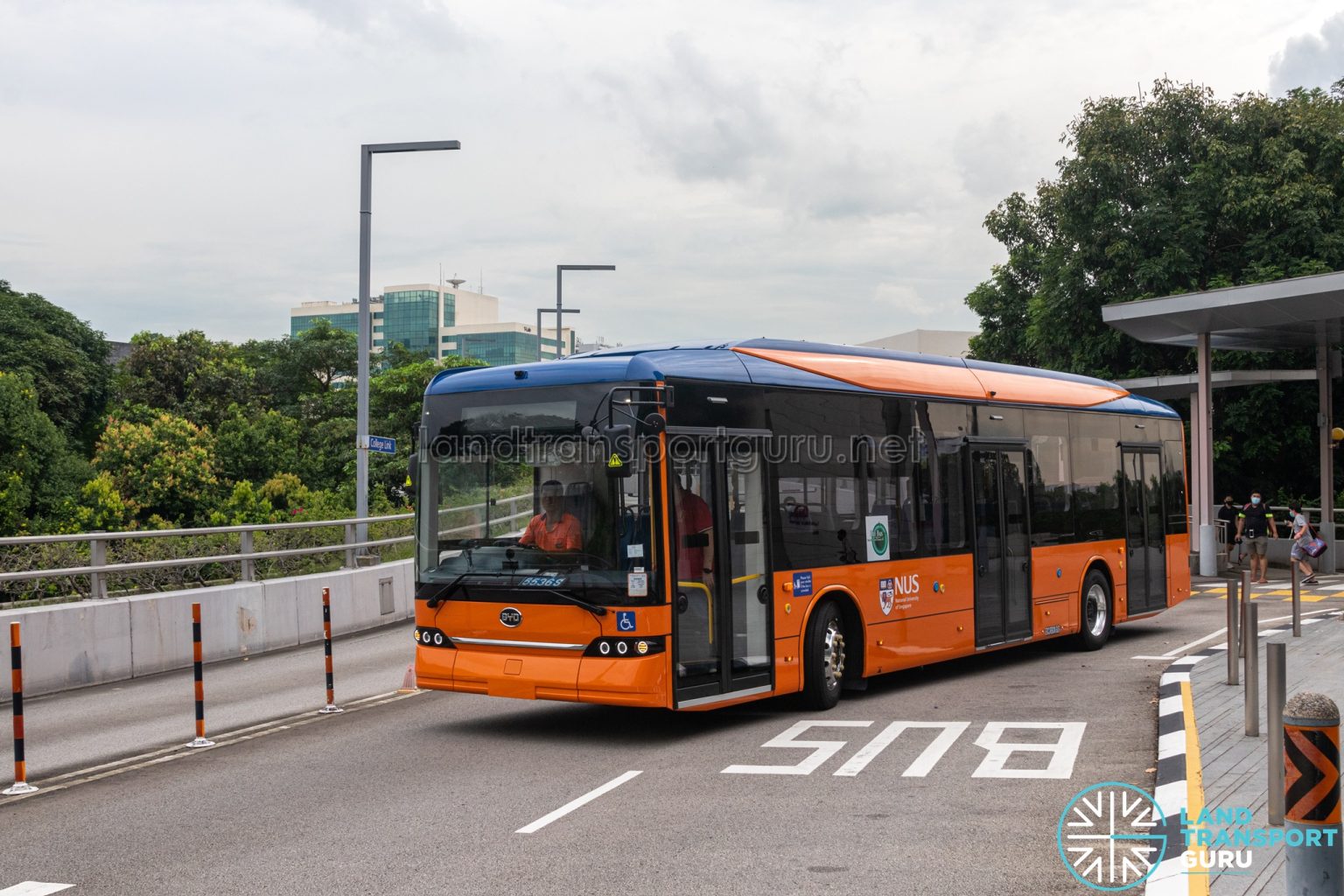 ComfortDelGro Bus – BYD B12A03 – Exiting UTown | Land Transport Guru
