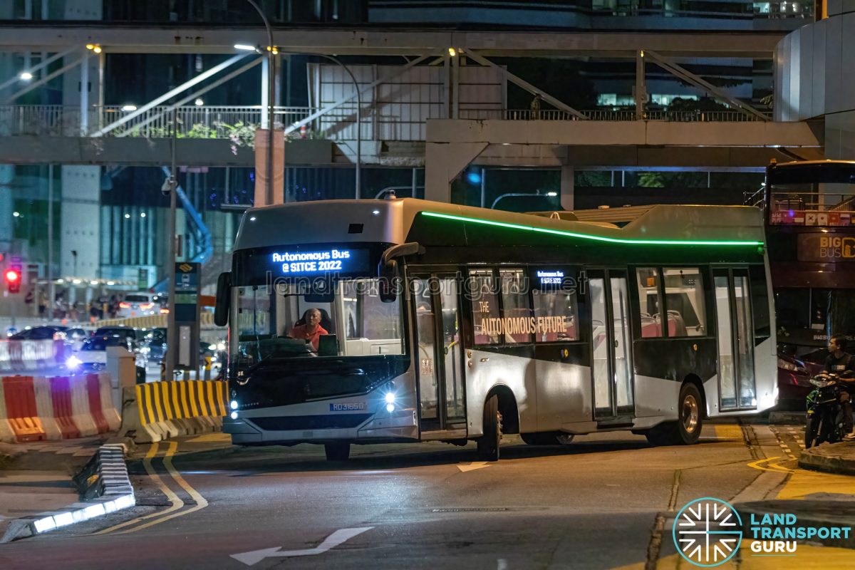 RD3165D – Autonomous Bus @ SITCE 2022 departing Suntec Convention ...