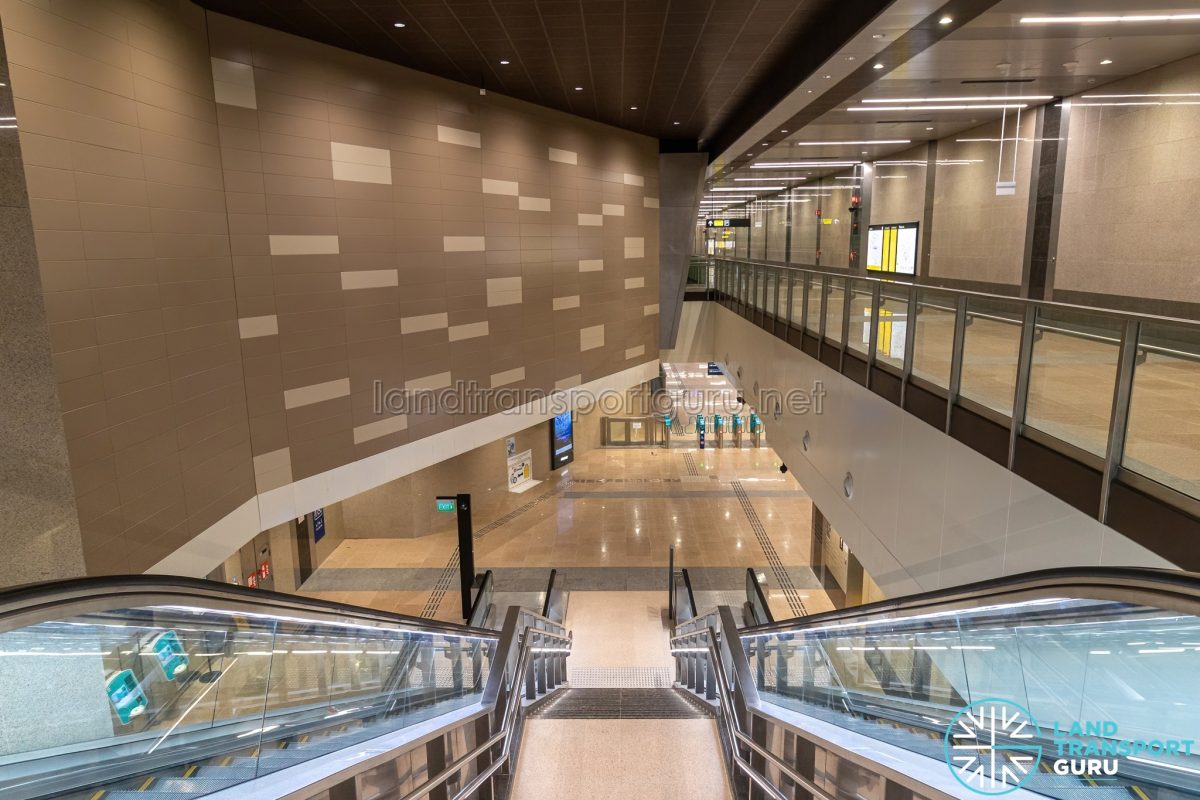 Havelock MRT Station – Escalators between Underpass and Ticket ...